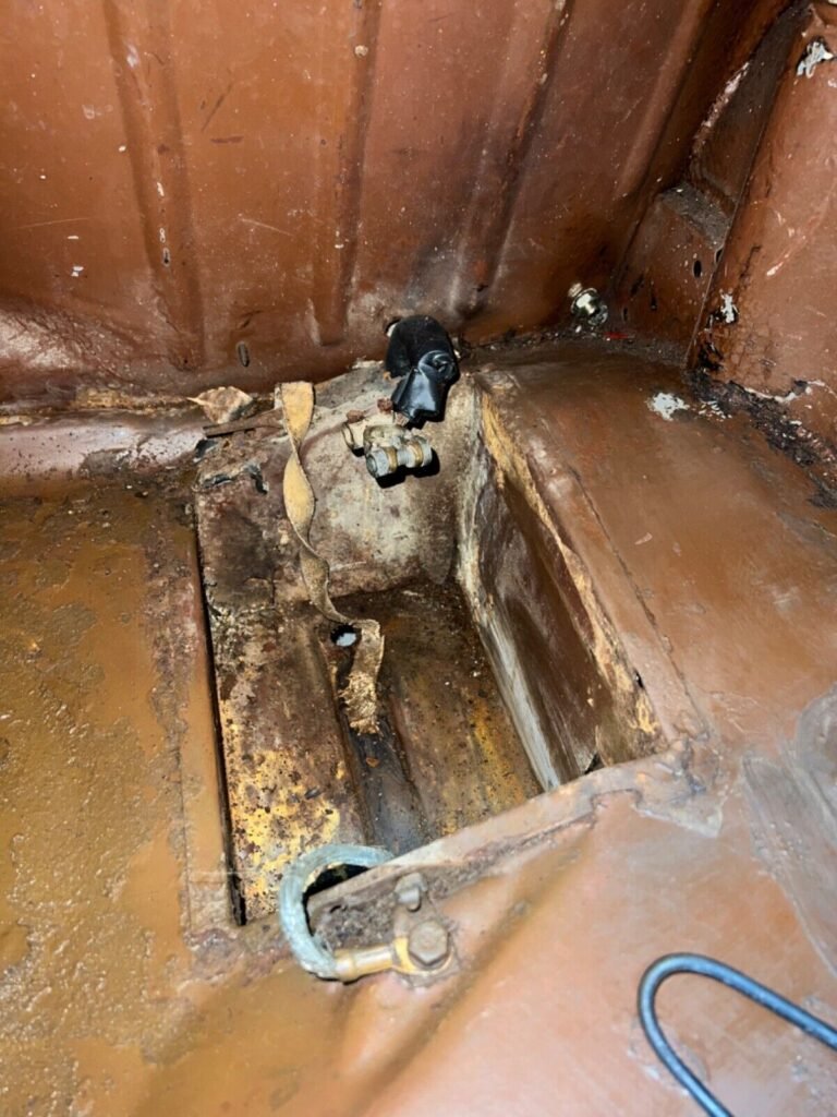 Austin mini 1979, new battery, tyres, and ignition - MINI Trader