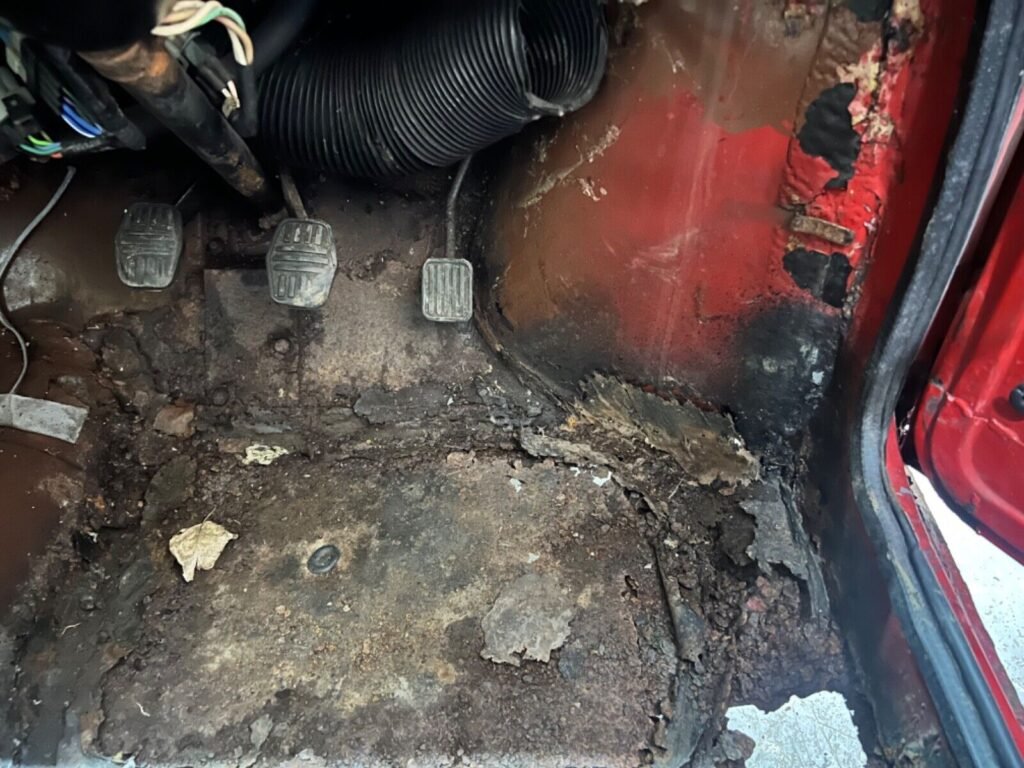 Austin mini 1979, new battery, tyres, and ignition - MINI Trader