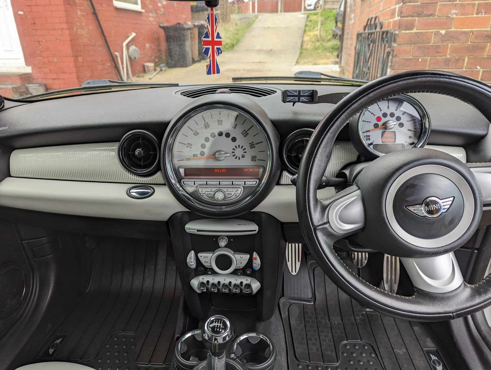 Mini Cooper S - 50th anniversary limited edition Camden - MINI TRADER