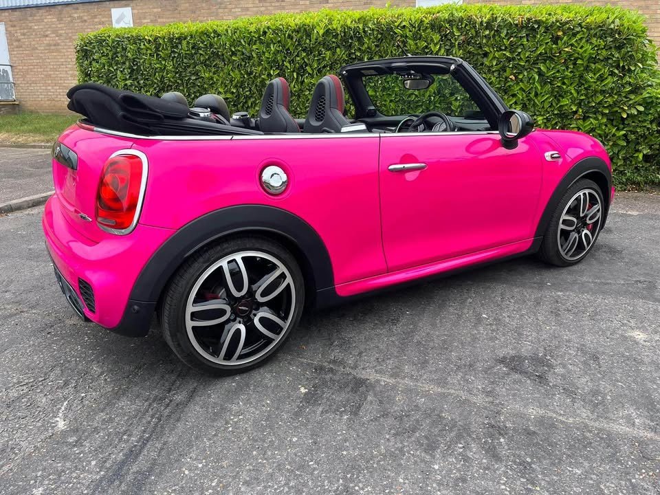 Neon pink Mini JCW John Cooper Works - very low mileage - MINI TRADER