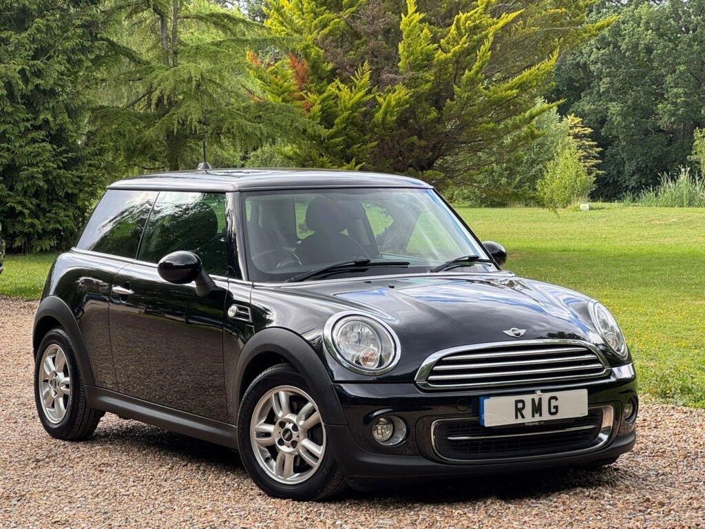 2012 (62) MINI Hatch 1.6 Cooper Steptronic Auto 3 Door - MINI Trader