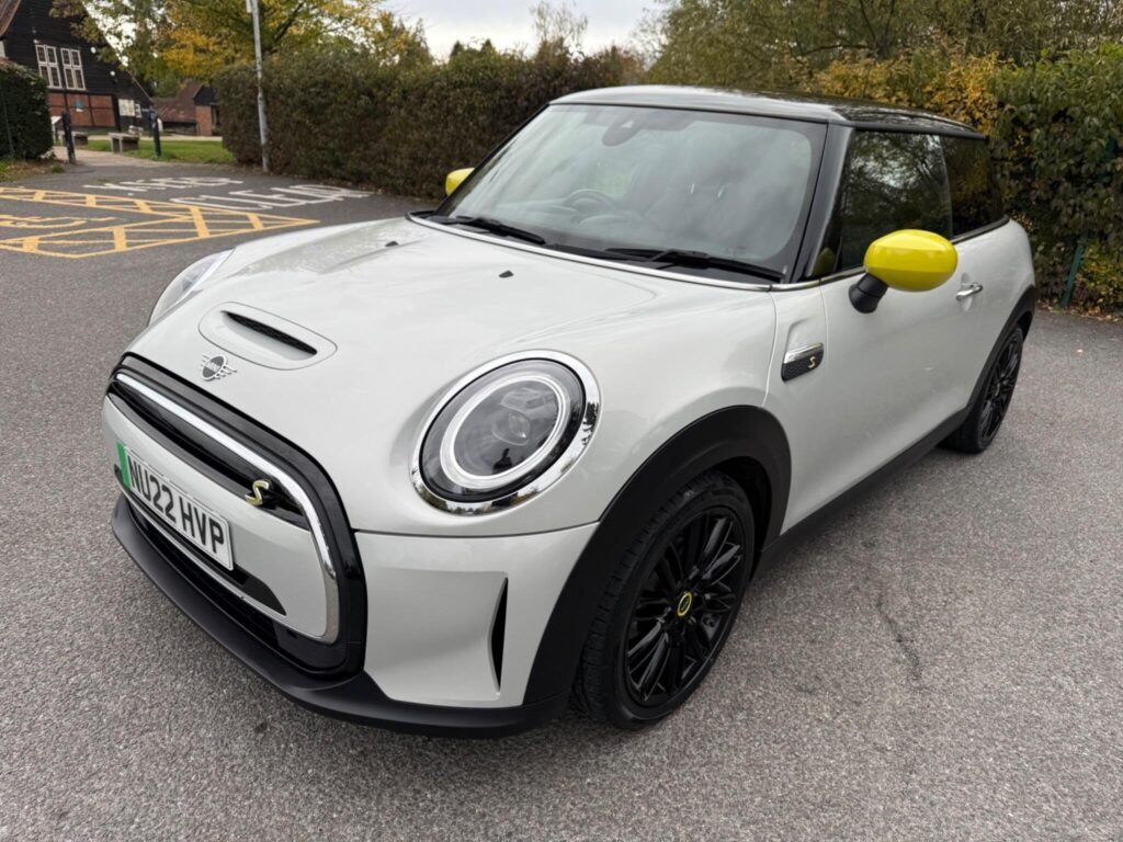 2022 Mini Electric Cooper Cooper SE 32.6kWh Level 2 Auto 3dr - MINI Trader